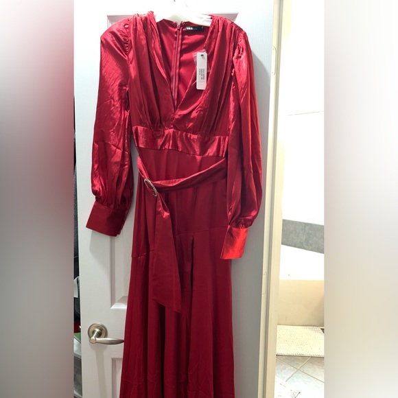 Ina | Dresses | Nwt Floor Length Red Long Sleeve High Slit Dress Size ...